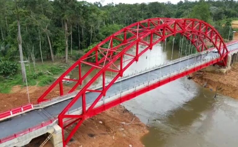 Jembatan Pelengkung Baja Terbaik Fabrikasi dan Konstruksi